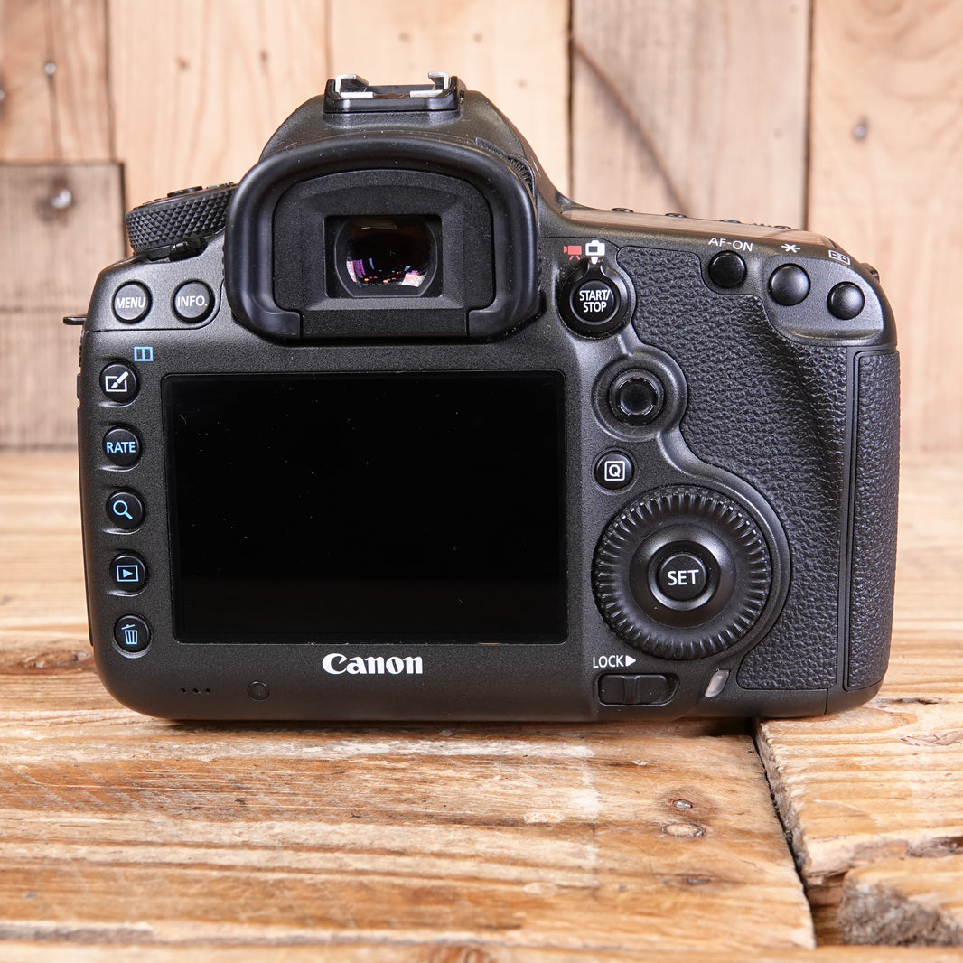 Refurbished and Used DSLR Cameras